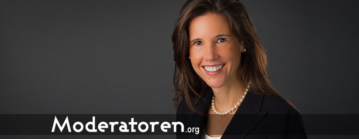 Politik-Moderatorin Corinna Egerer buchen | Moderatoren.org